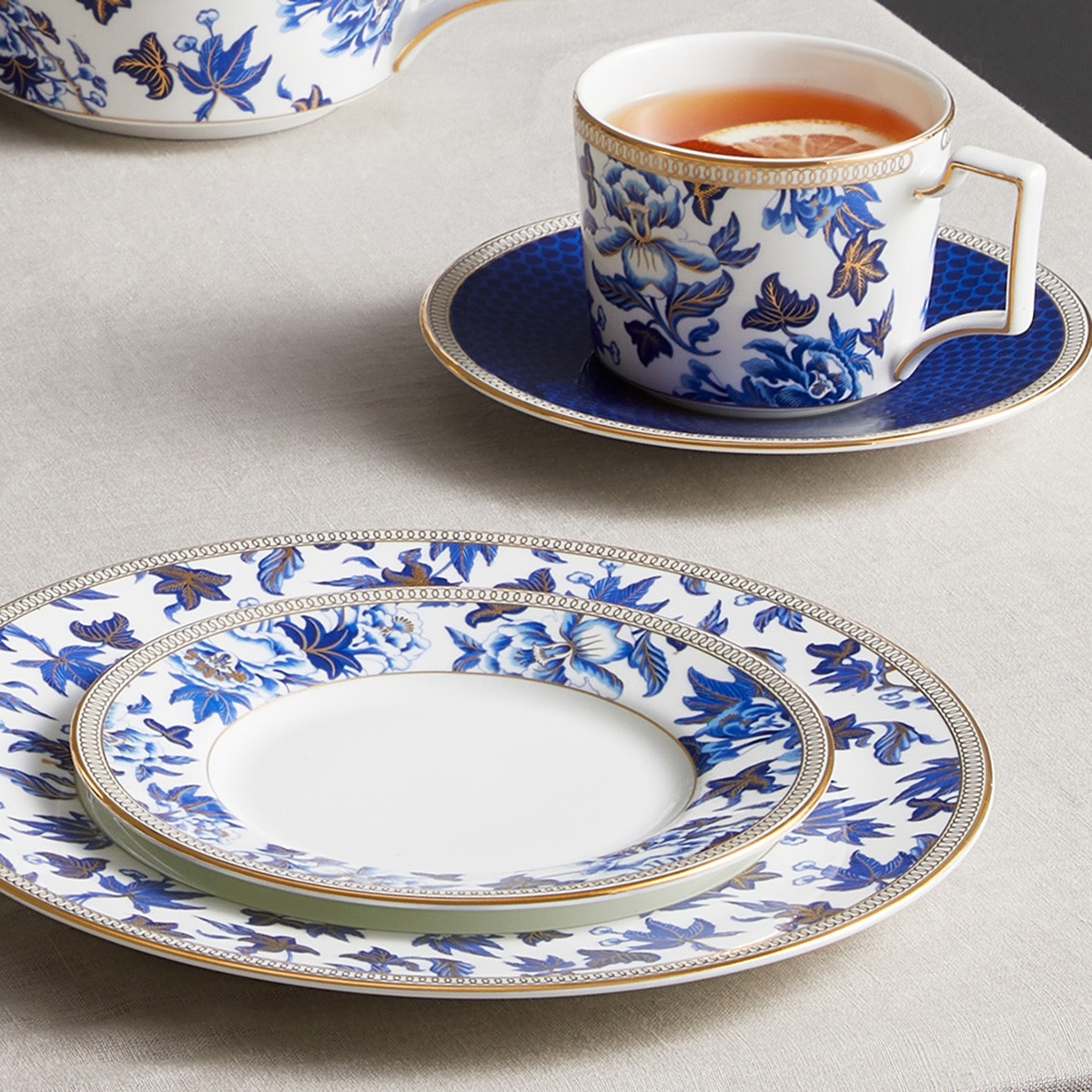 Plato de pan Hibiscus Wedgwood · Wedgwood · El Corte Inglés