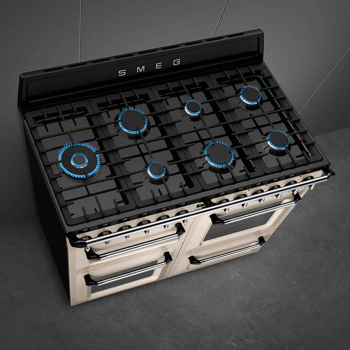 Cocina compacta Smeg placa de gas 7 quemadores, 3 cavidades de horno y ...