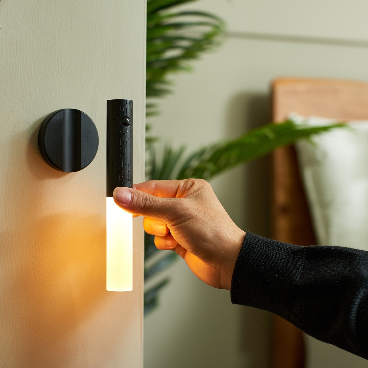 Luz aplique en madera negra Gingko Desing · Gingko · El Corte Inglés