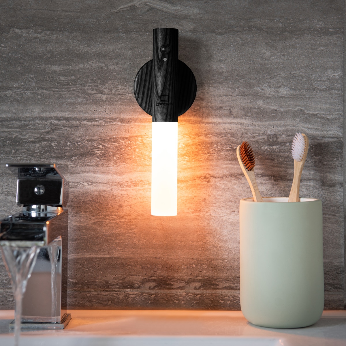 Luz aplique en madera negra Gingko Desing · Gingko · El Corte Inglés