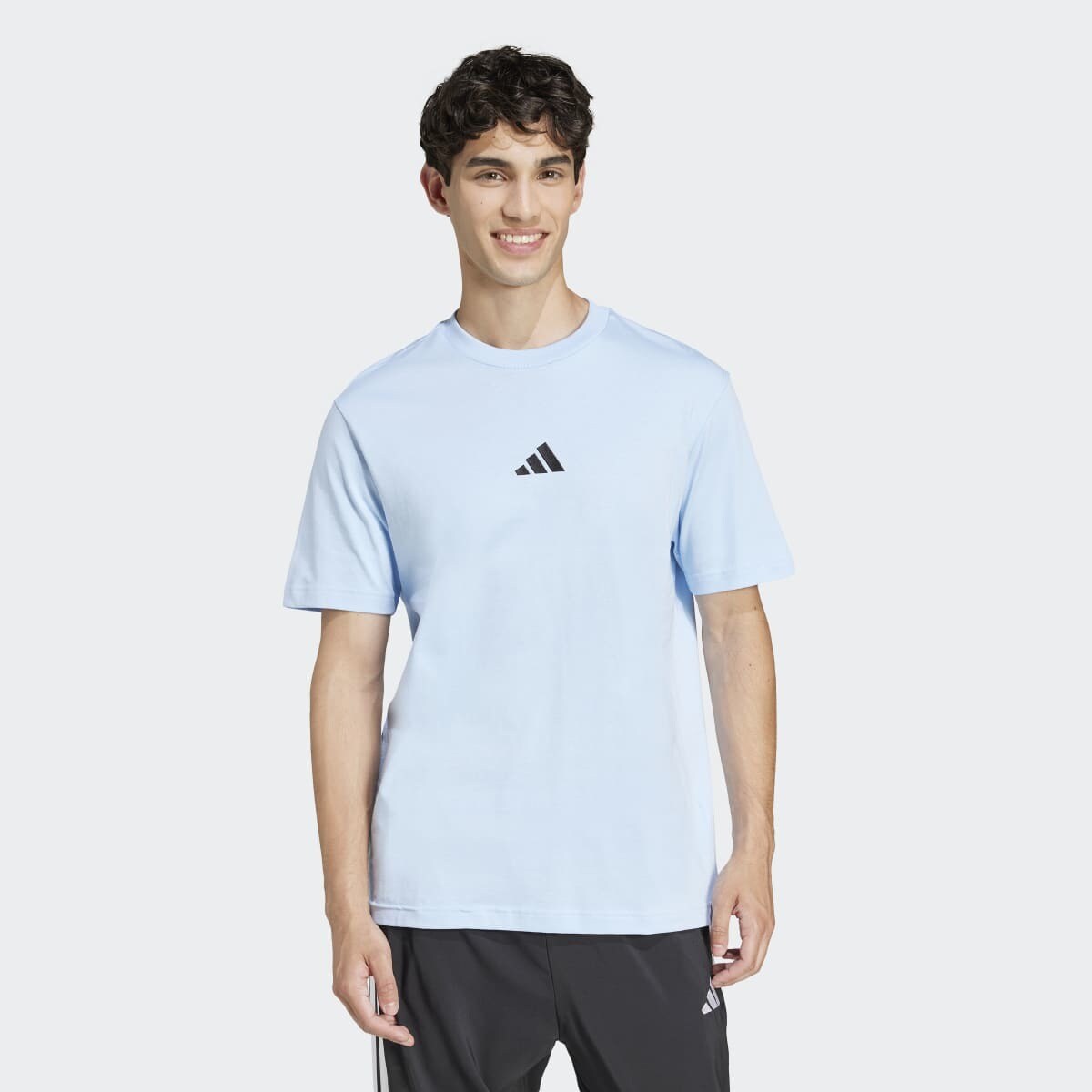 Camiseta de hombre Essentials Small Logo Single Jersey Adidas · adidas · El Corte Inglés