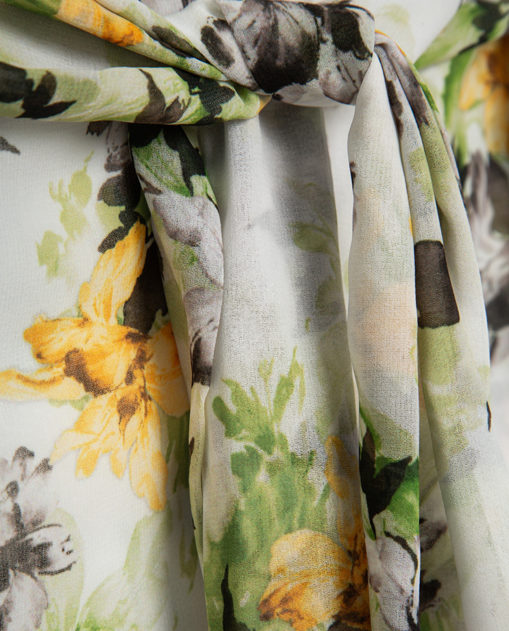 Falda midi estilo pareo en crepe georgette estampado floral · Roberto ...