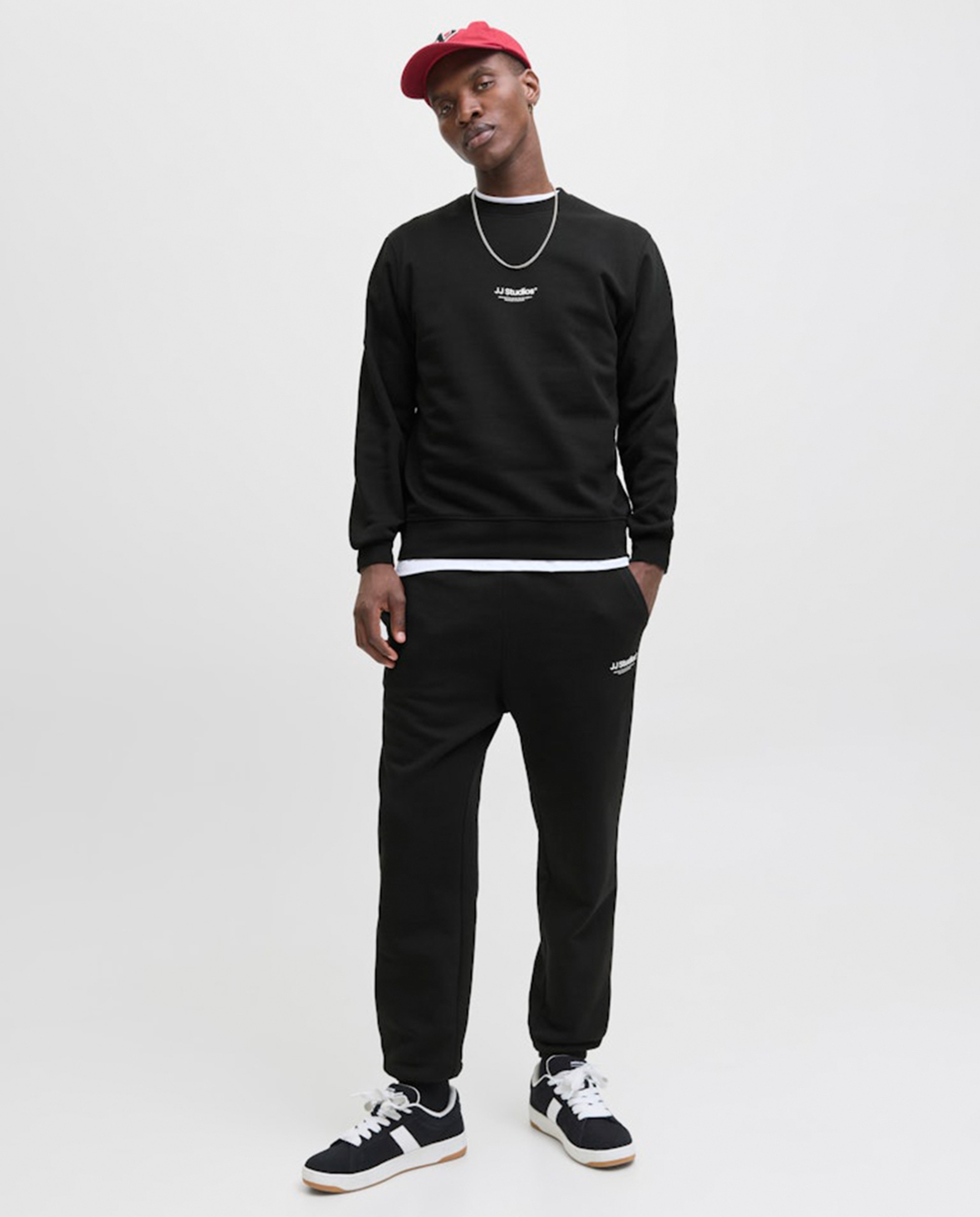 Sudadera de hombre sin capucha con logo frontal Negro Jack & Jones · El ...