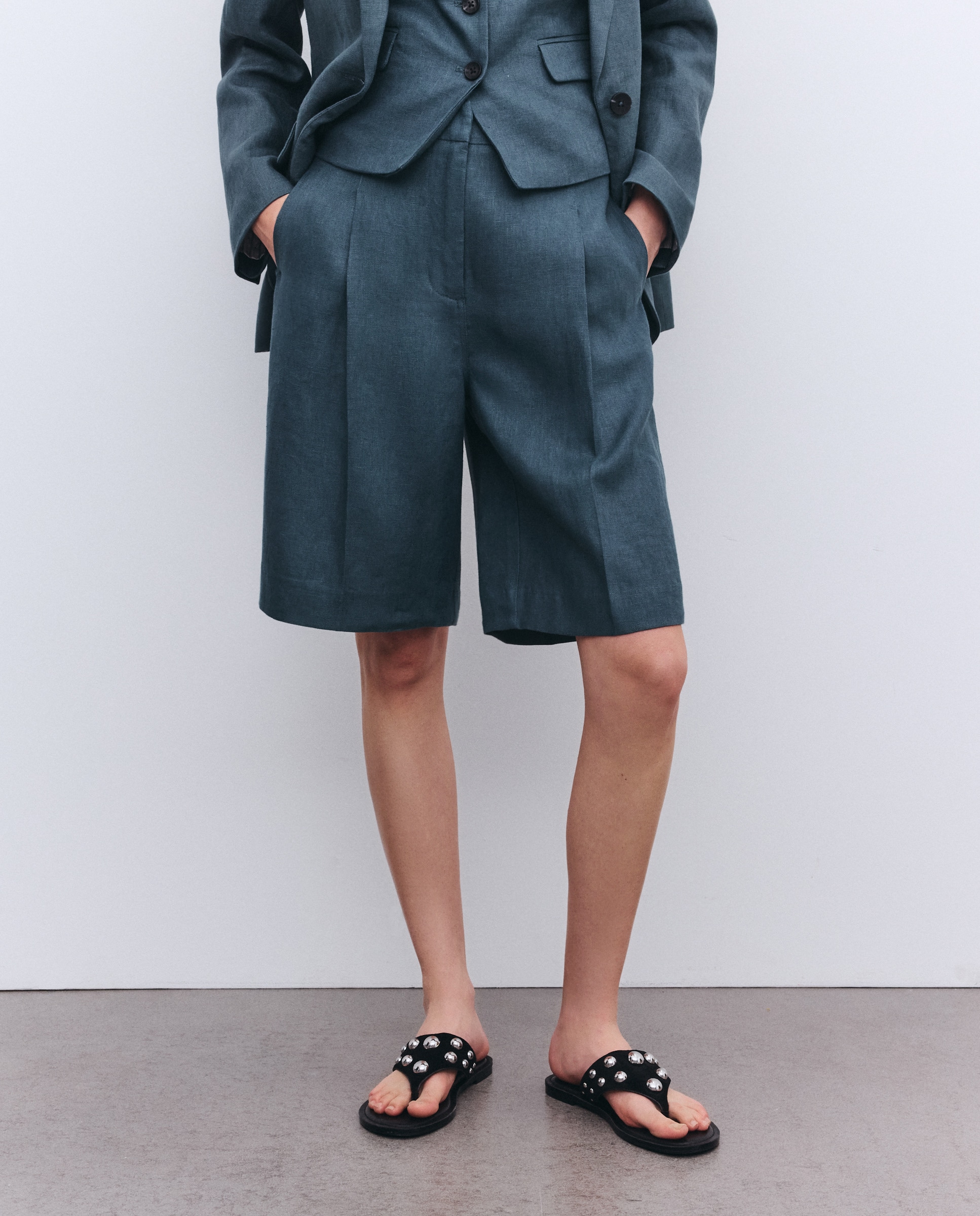 Bermuda de mujer de lino con pinzas Verde Pato Tintoretto · El Corte Inglés