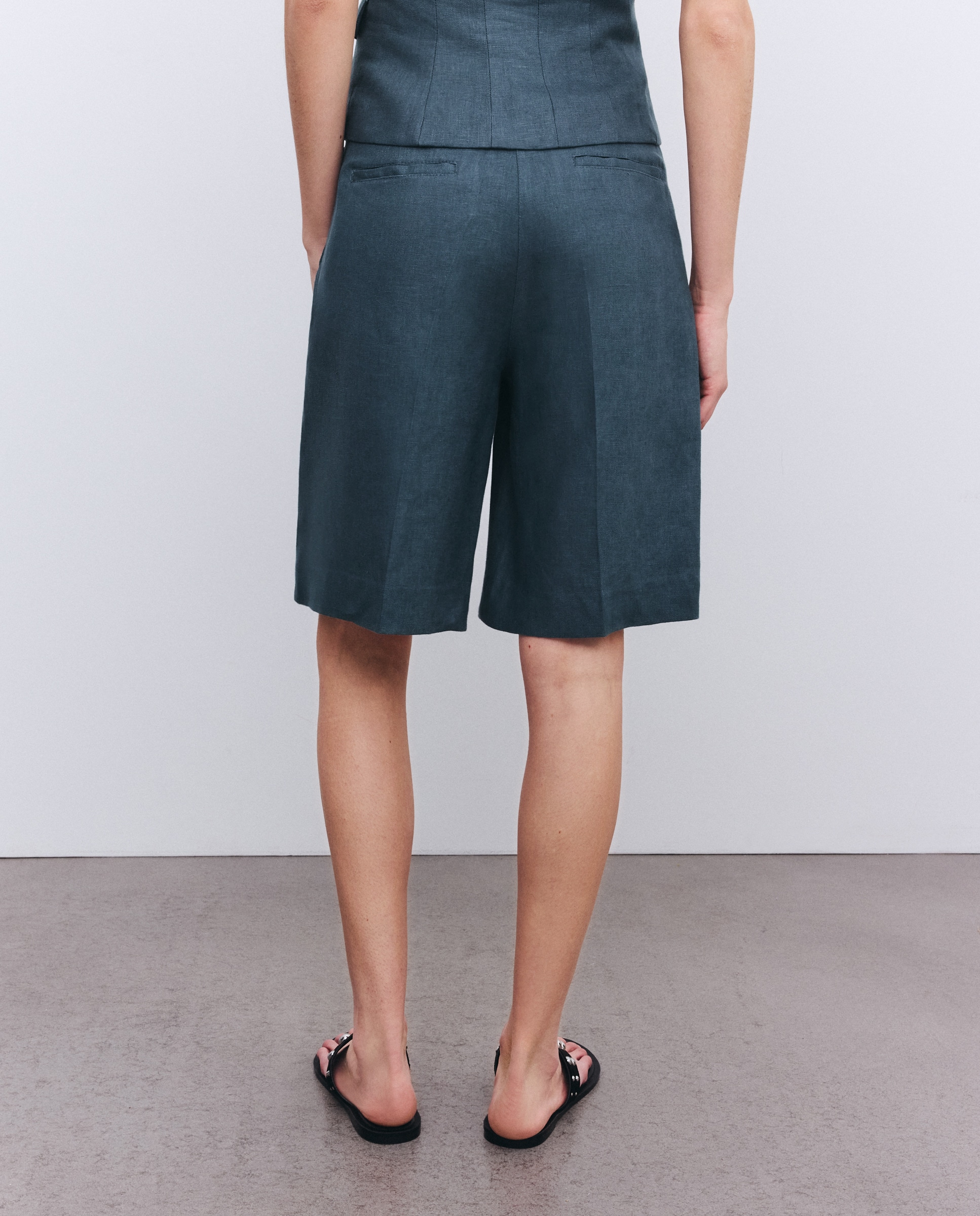 Bermuda de mujer de lino con pinzas Verde Pato Tintoretto · El Corte Inglés