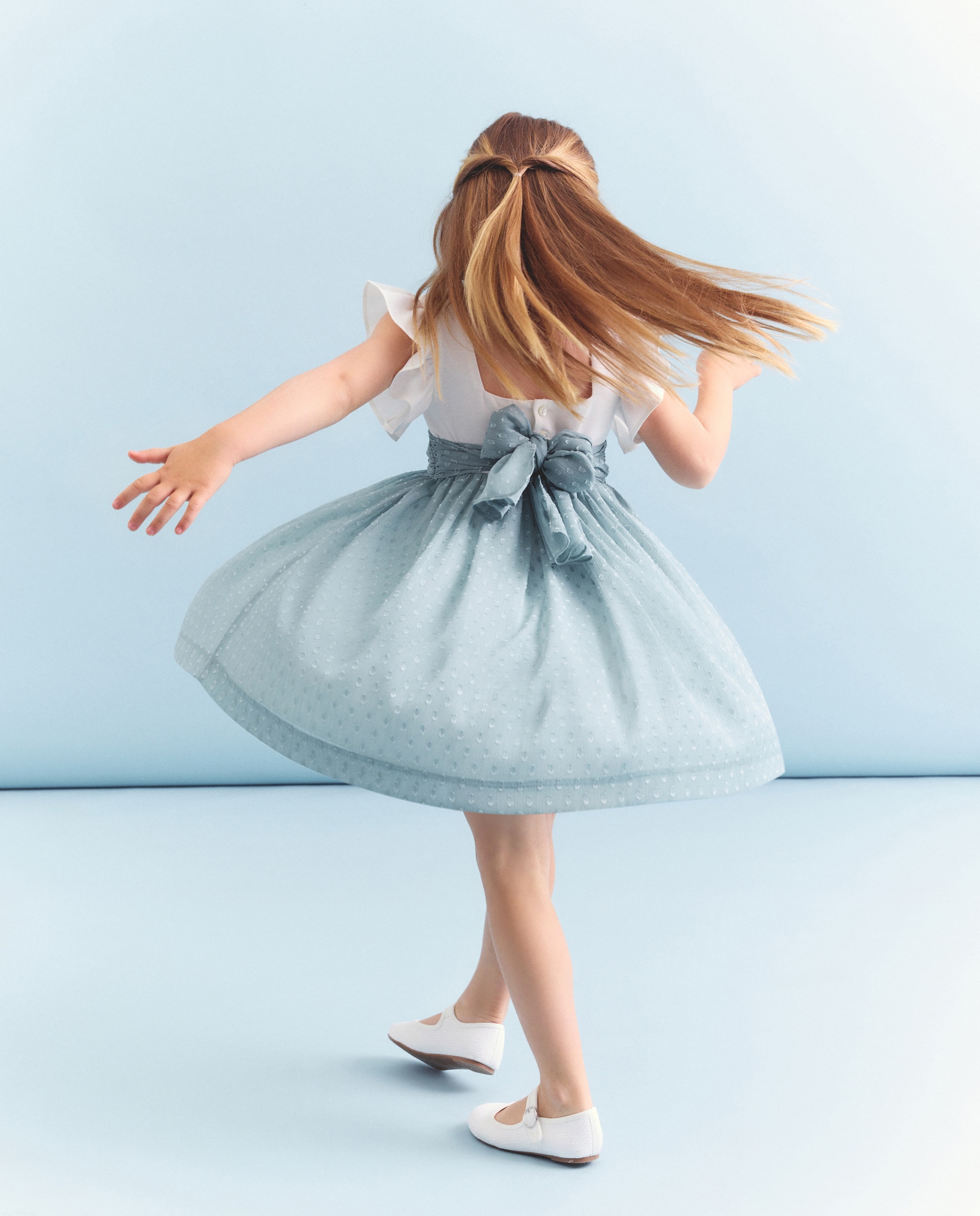 Vestido arras de niña sin mangas liso combinado Blanco / Verde · El ...